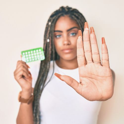 Puistjes op rug na stoppen pil: Oorzaken en Behandelingen